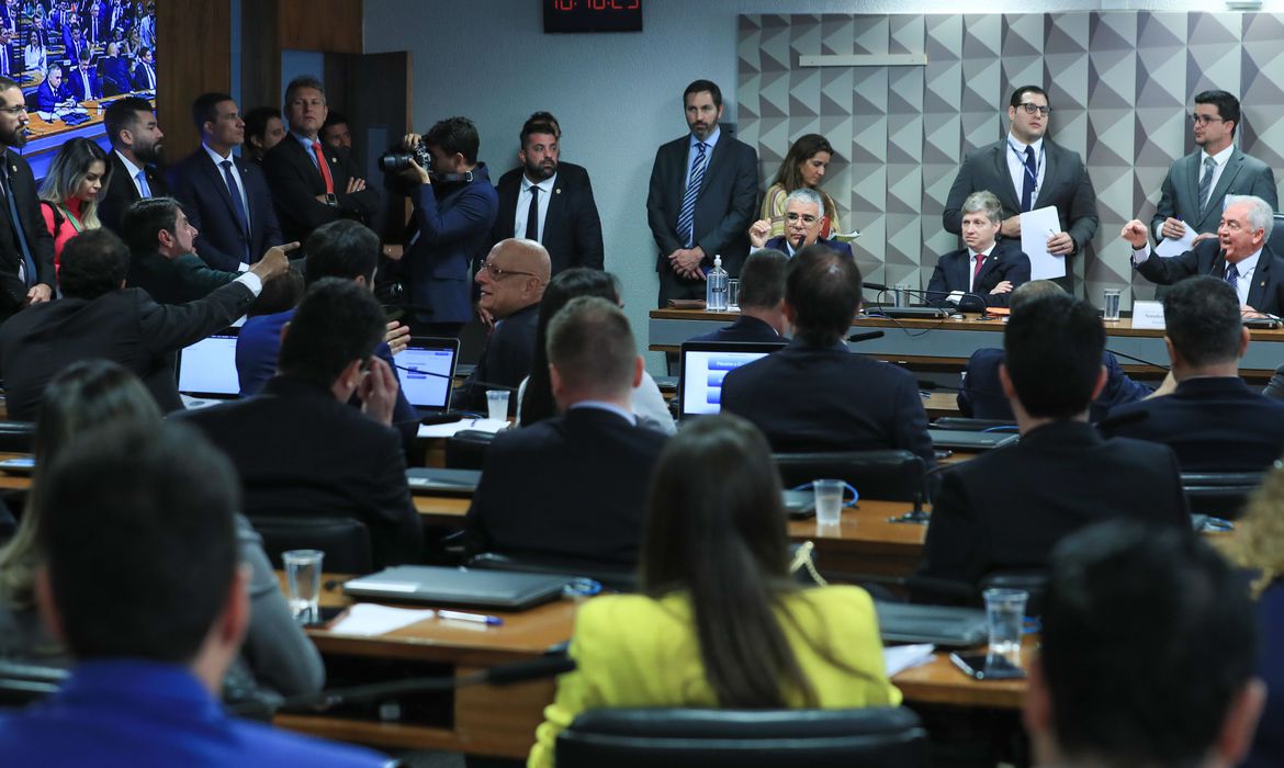 Cpmi Interroga Mauro Cid Ex Ajudante De Bolsonaro Sobre 8 De Janeiro