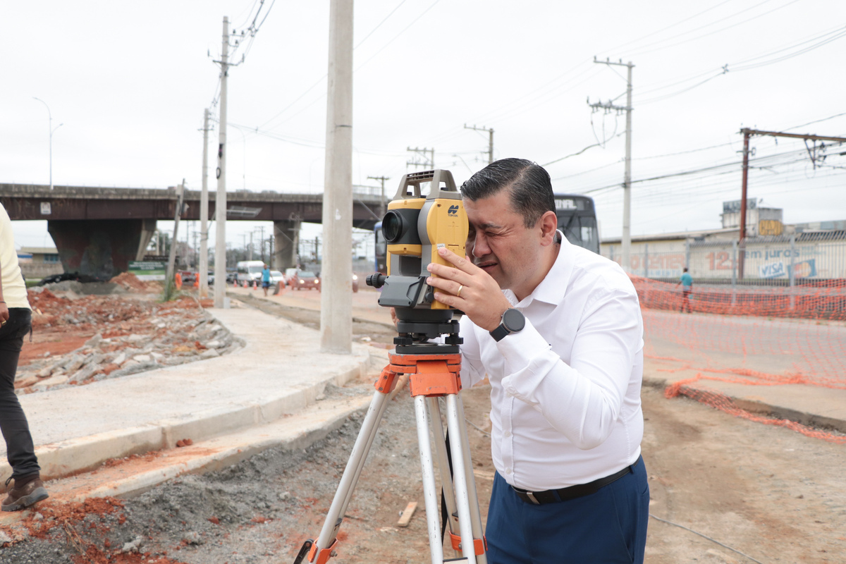 Obra da nova alça avança no viaduto Leon Feffer - Diário de Suzano