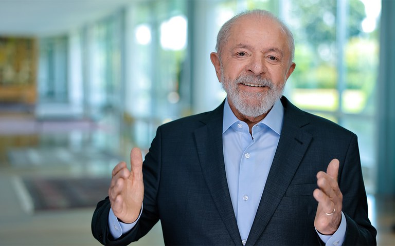 Lula: 'São 2 anos de reconstrução do país, trabalhando muito para ...