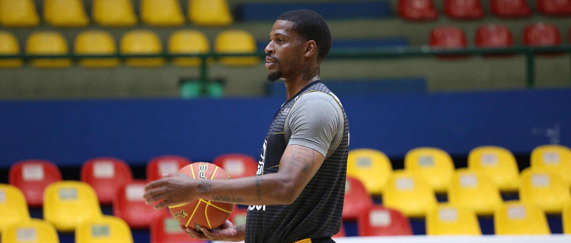 Shamell tem suspensão revogada e jogará na quinta contra Franca pelo ...